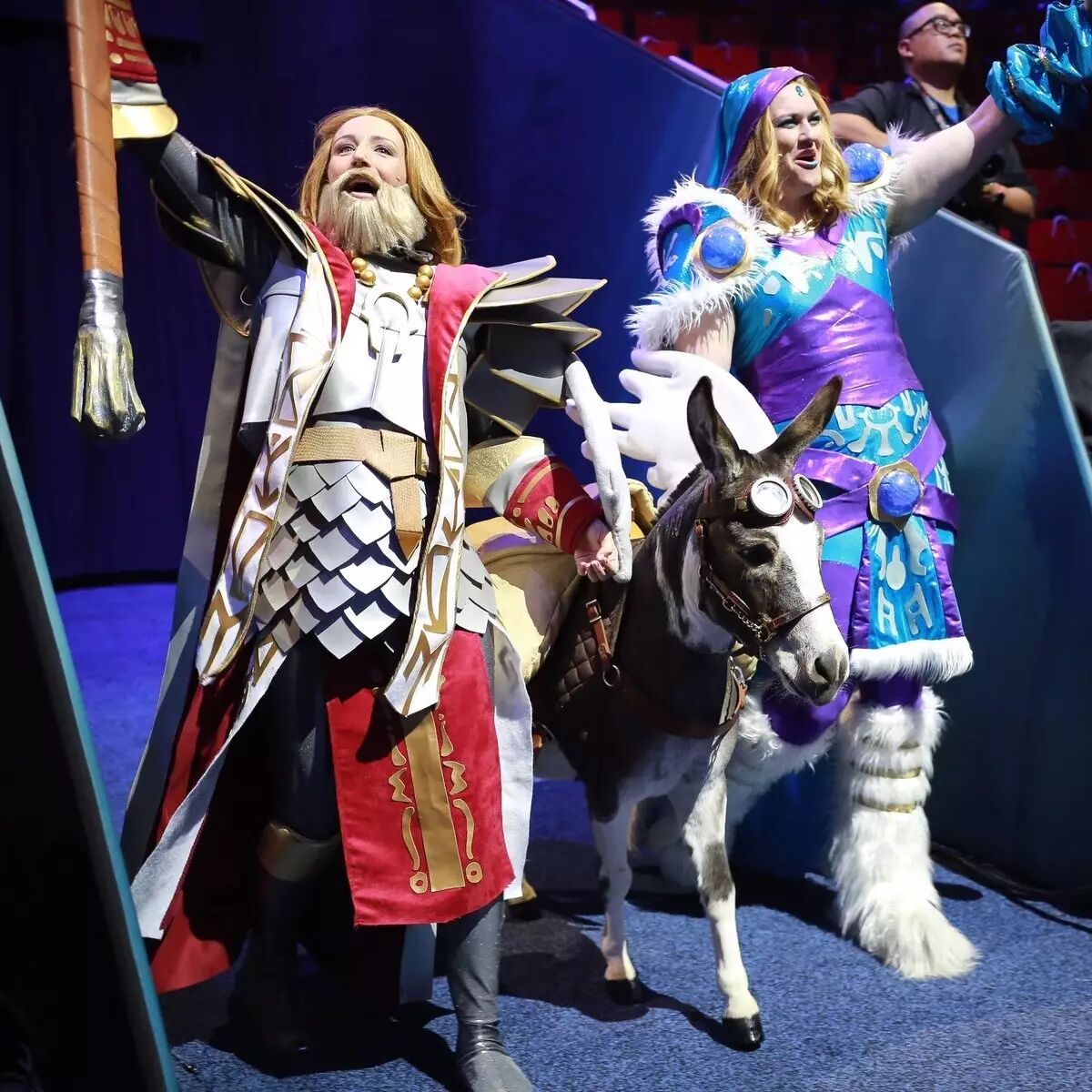 爆笑短片，历年TI现场的精彩表演_新浪游戏_手机新浪网