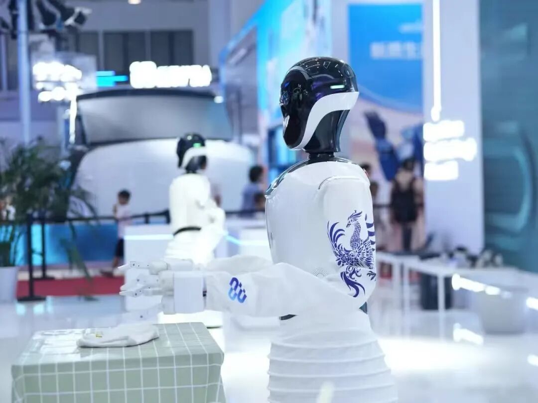 「UniX AI」机器人：00后耶鲁博士带队，聚焦C端家庭场景 - 脉脉