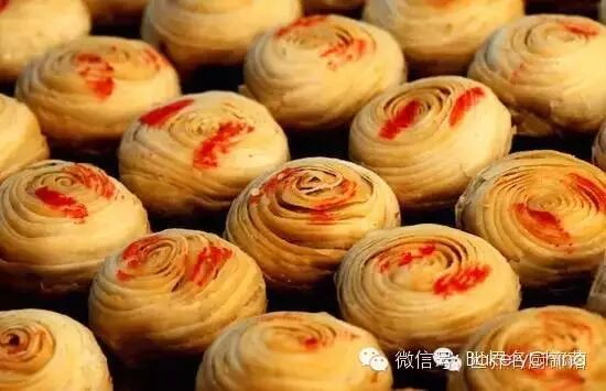 Does China has only one type of moon cake?
