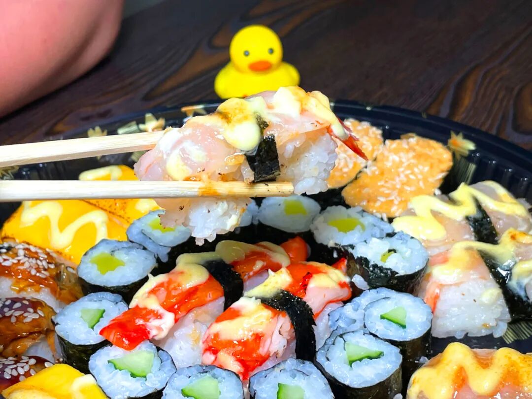 【中山丨爱上外带寿司】价值127元超值套餐=焦糖玻璃虾寿司+鳗鱼寿司+焰烧蟹脚寿司+焰烧芝士寿司~_广州门票_国汇优游