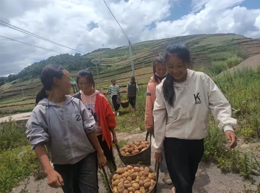 曲比史古：我在“云端小学”当校长|新时代“中国好人”故事_洪观新闻_新浪博客
