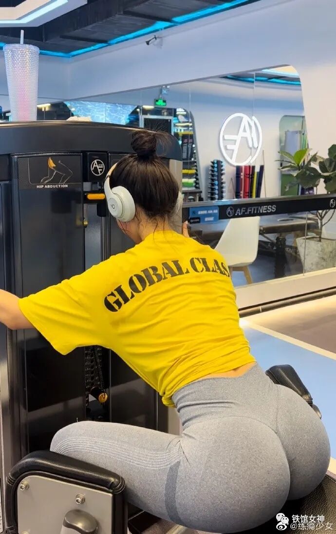 97cm的蜜桃臀，还是搭配牛仔裤最好看！！ -6park.com