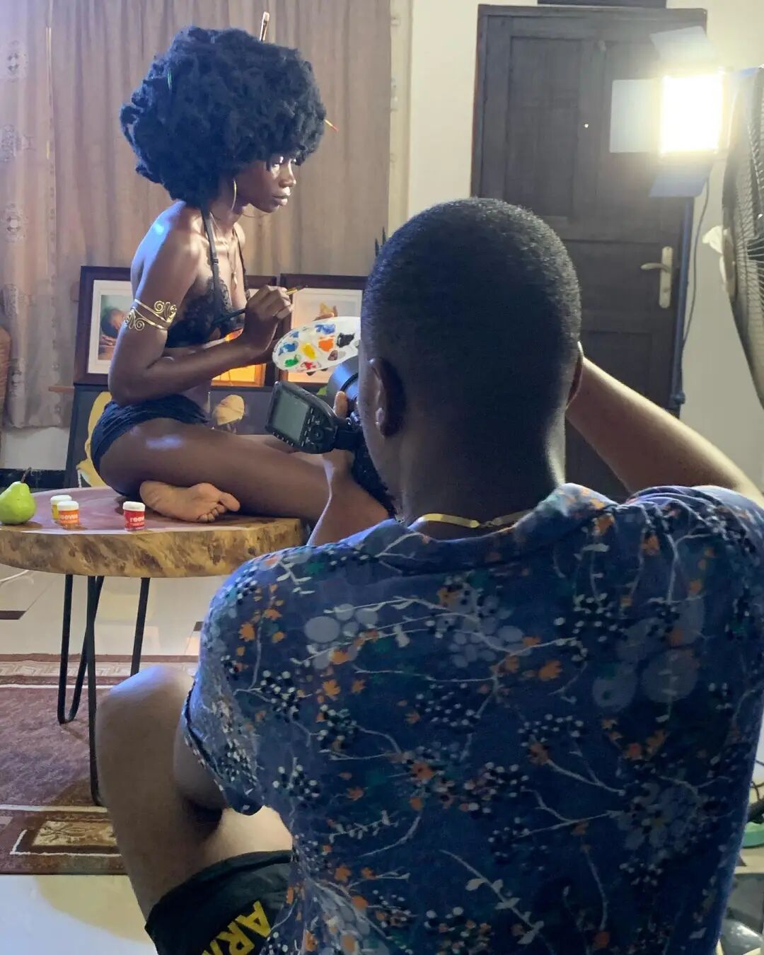 🧧离谱！INS最强“照骗”翻车？网友：卡戴珊都不敢这么P... -6park.com