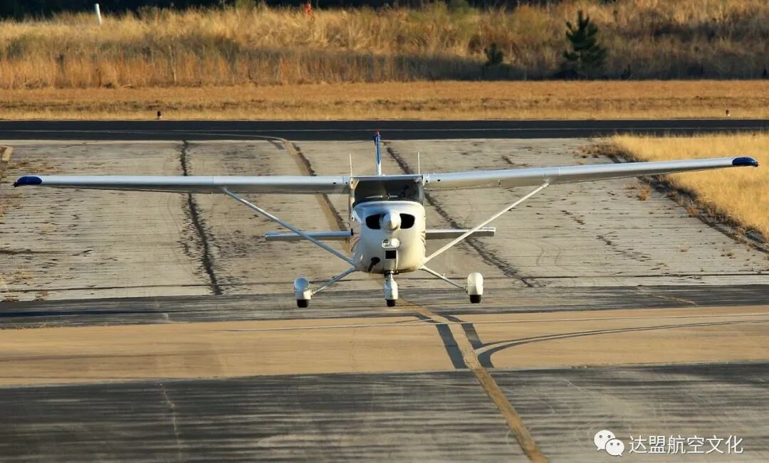 【航空科普】Cessna 172 塞斯纳172 - 飞行学院 - 模拟飞行论坛