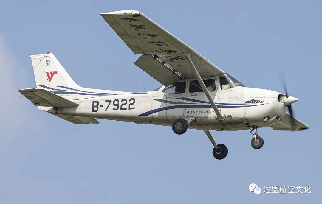 【航空科普】Cessna 172 塞斯纳172 - 飞行学院 - 模拟飞行论坛