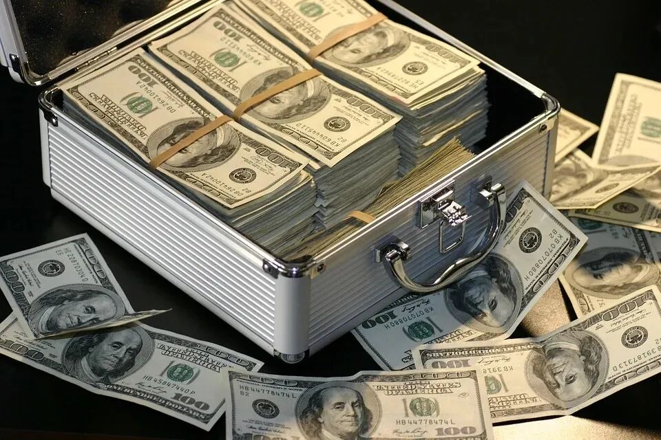 词汇学习：dear是“亲爱的”，money是“钱”，那dear money是什么意思？ - 英语家园