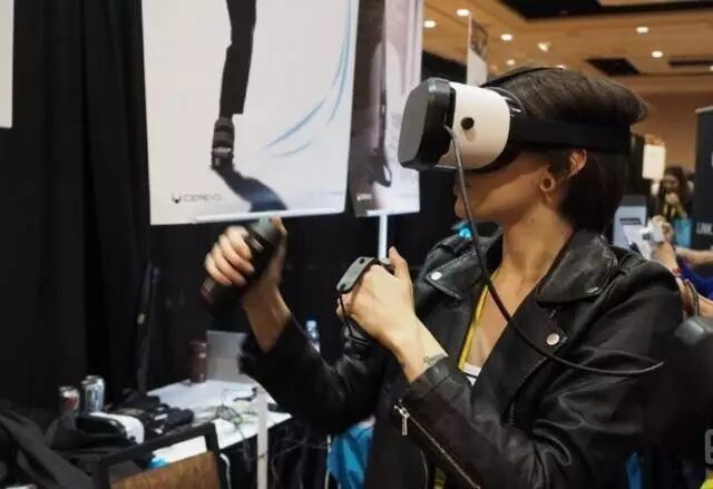 穿上这款VR鞋子 平底能走出在月球表面的感觉-腾讯游戏学堂