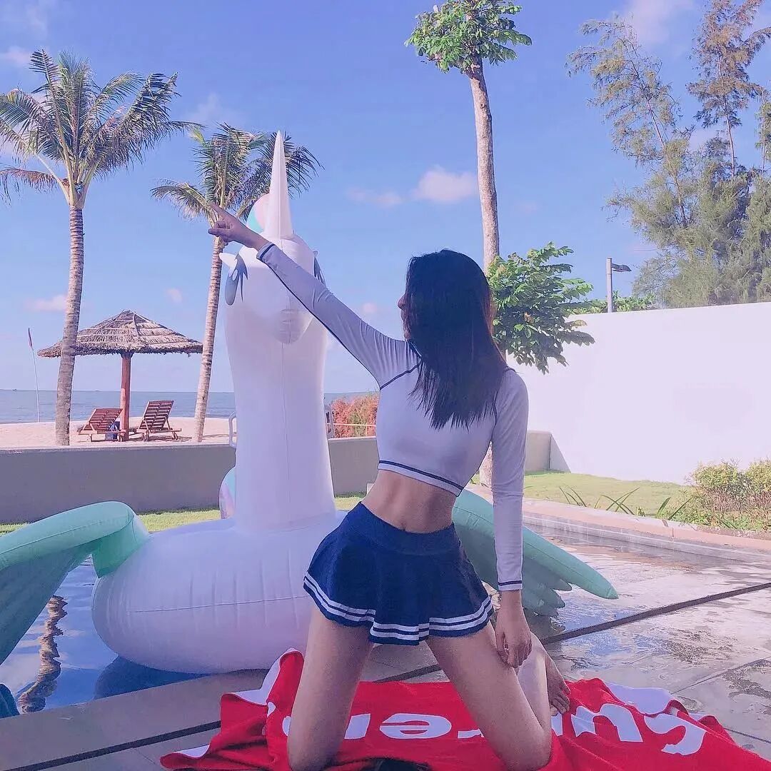 🧧20岁“学妹”发育过猛遭围观，又纯又欲，我沦陷了... -6park.com