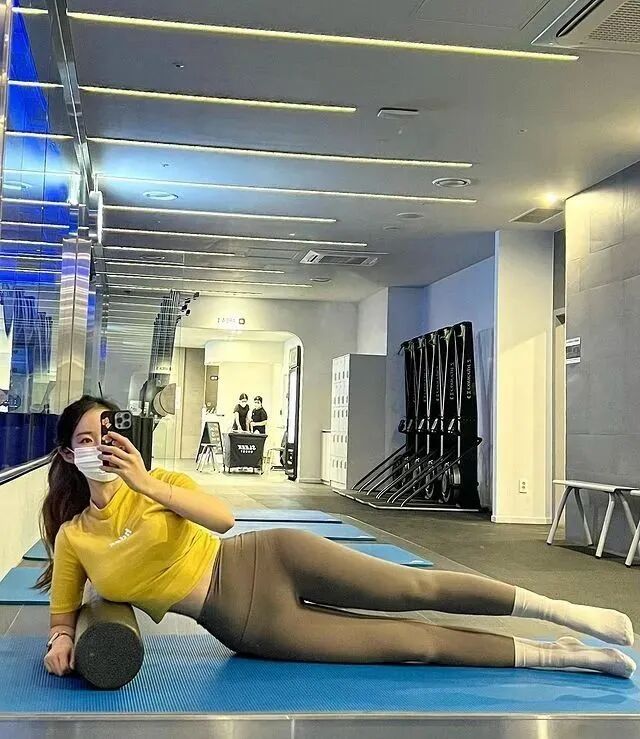 🧧90后最美女护士健身照引舔屏：缺同事吗？求打针... -6park.com