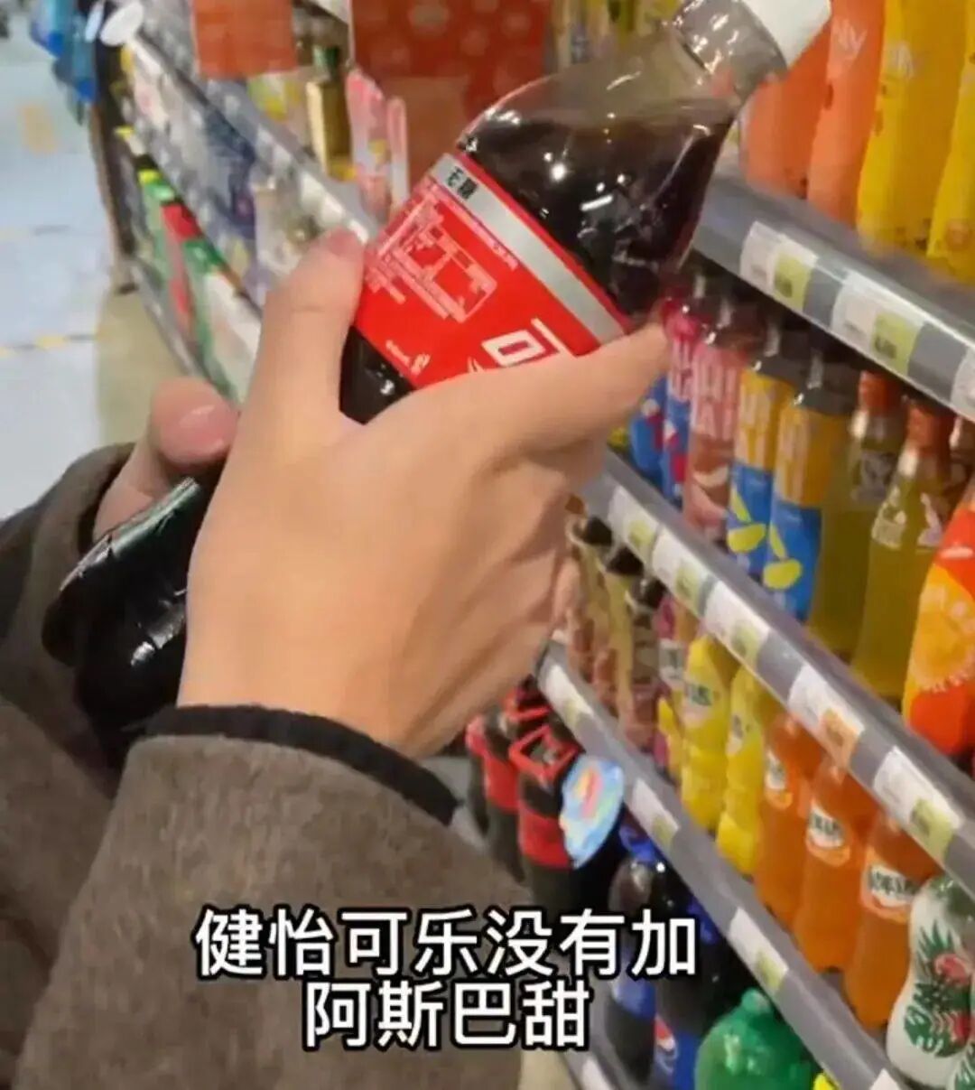 “穿什么内衣听我男友的”女生自曝与清华男友细节遭群嘲？ -6park.com