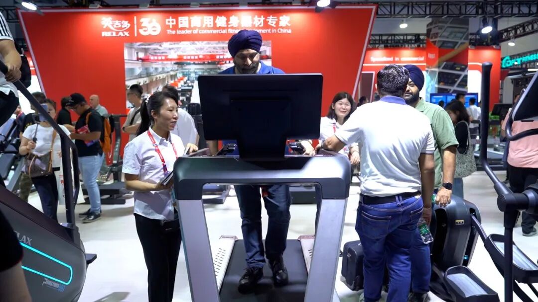 山东英吉多闪耀2025中国体博会首日：三十年匠心如磐 新时代创新无限-RELAX英吉多-商用健身器材专家