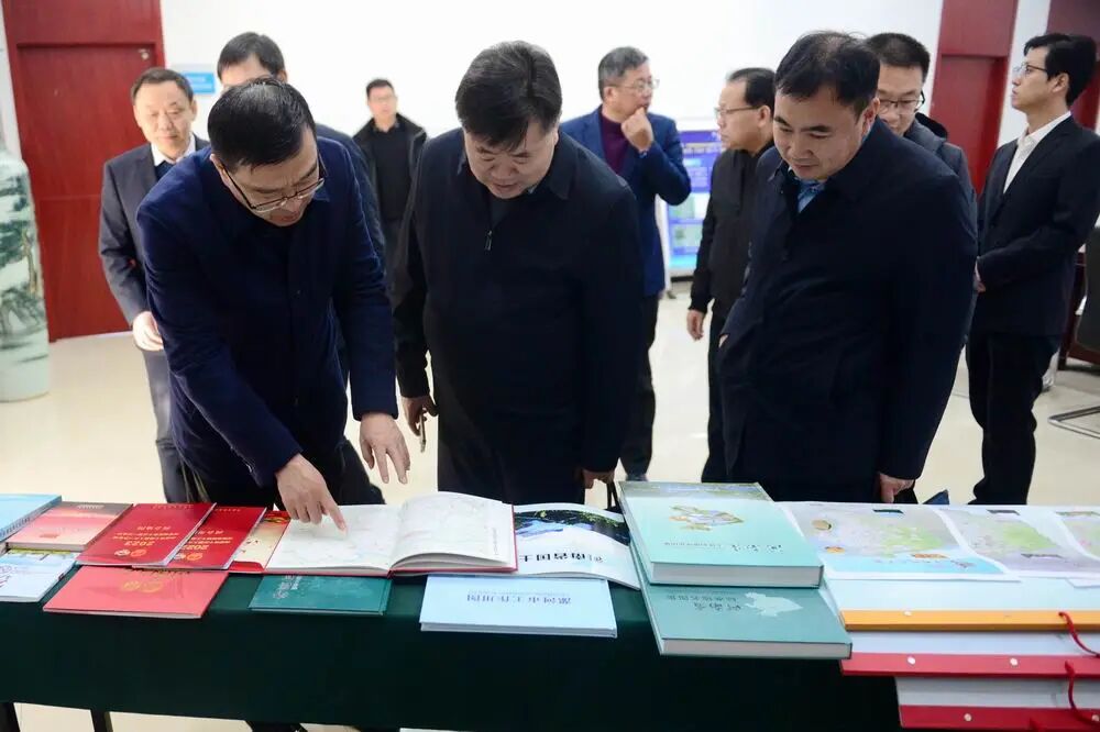 河南省自然资源科技创新中心揭牌仪式在省测绘地理信息技术中心举行 - 中国测绘学会官网